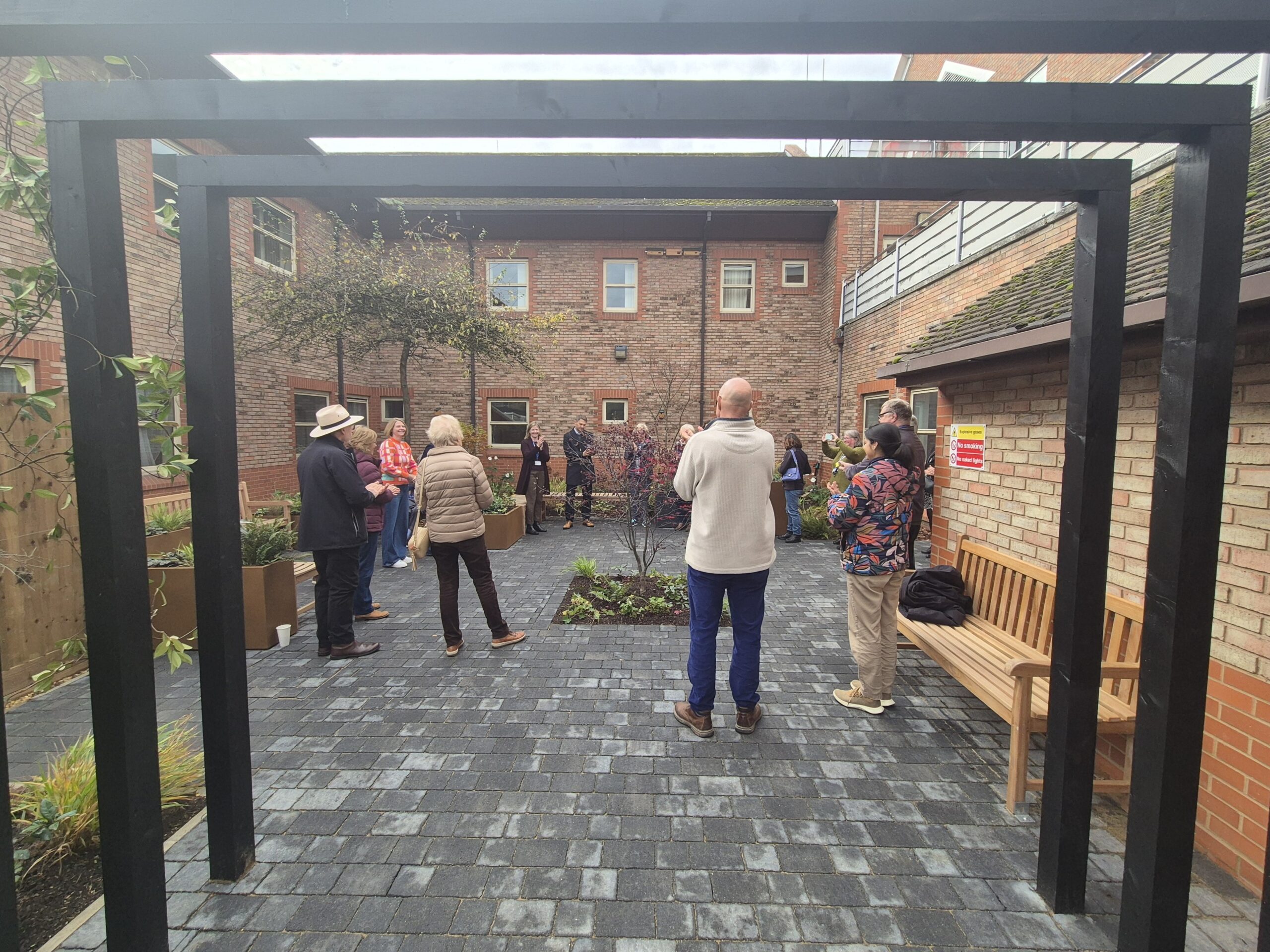 'Room to Breathe’ Hospital Garden arrives at Amersham Hospital | Bucks ...